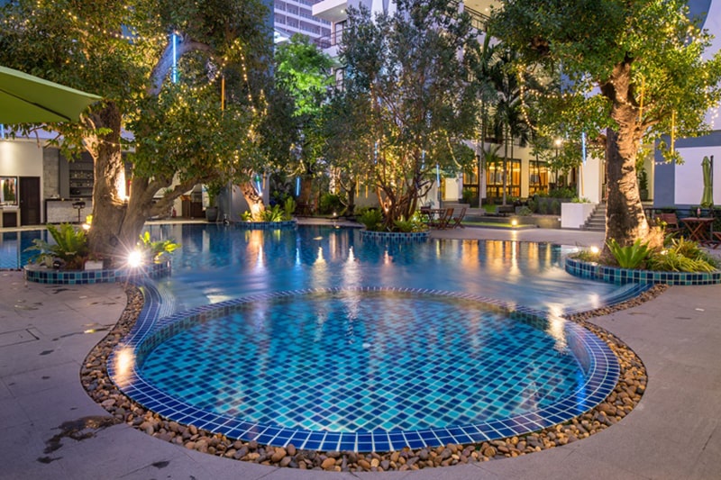 Bay Beach Resort Jomtien | Swimming Pool 1-min